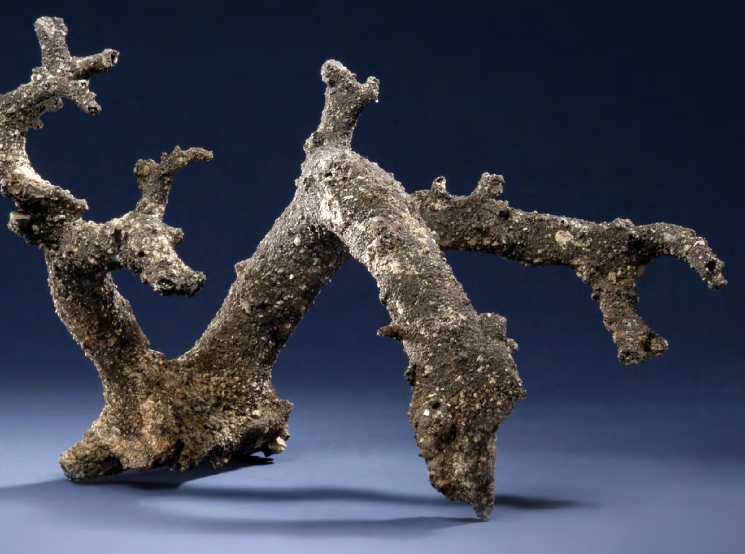 Las fulguritas: los rayos a tierra petrificados y tubulares