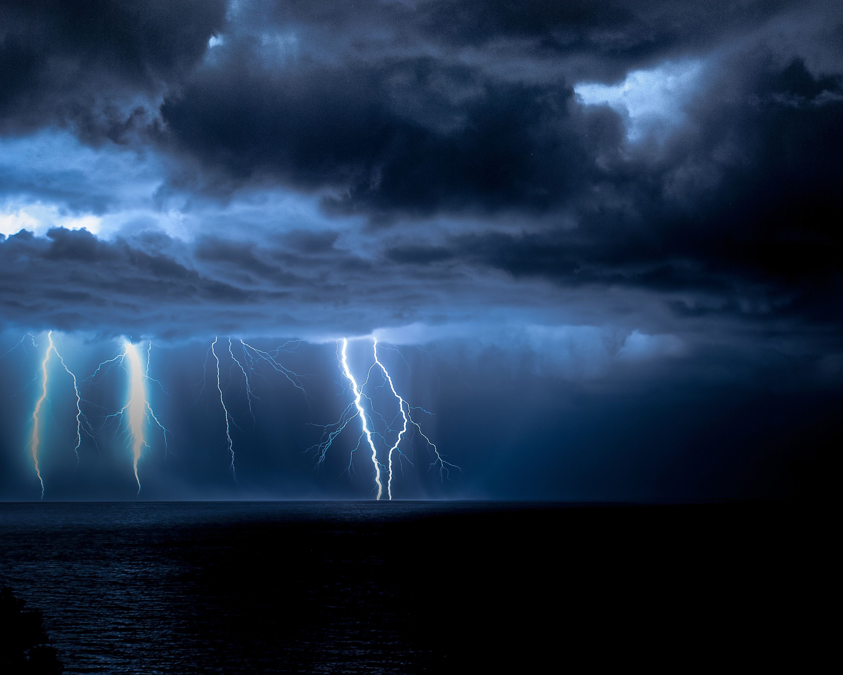 Relámpagos oceánicos